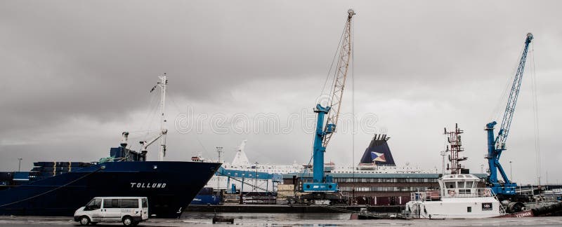 Dock Working Area, Xiamen, Fujian, China Editorial Stock Image - Image ...