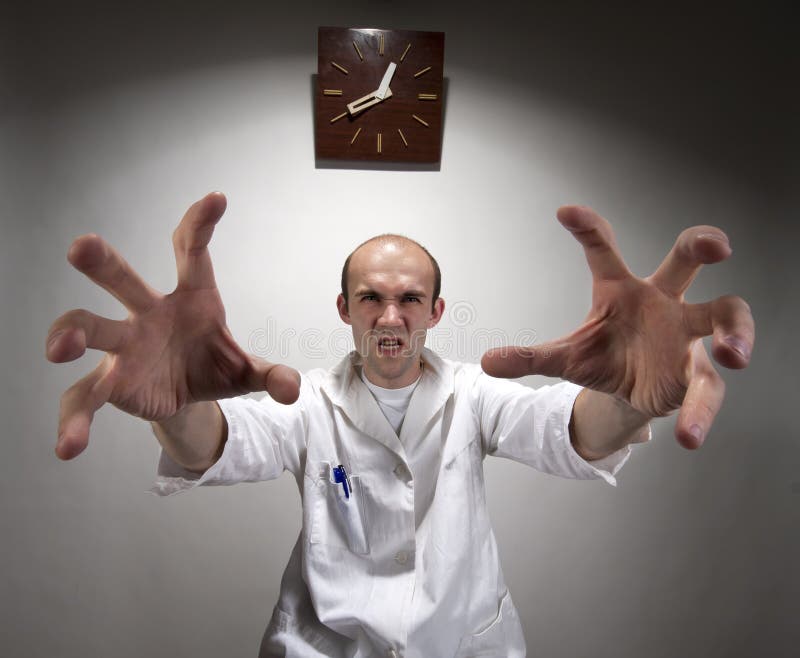 Doctor enojado siniestro imagen de archivo. Imagen de viejo - 20278687