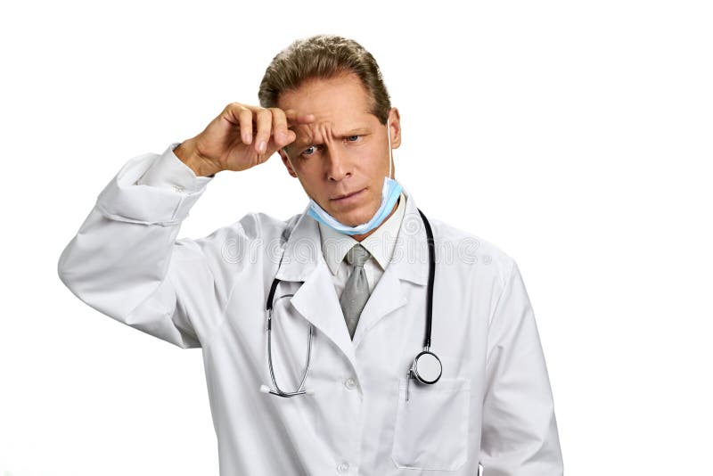 Pensamiento Del Doctor Troubled Face Expression Pensativo Imagen de ...