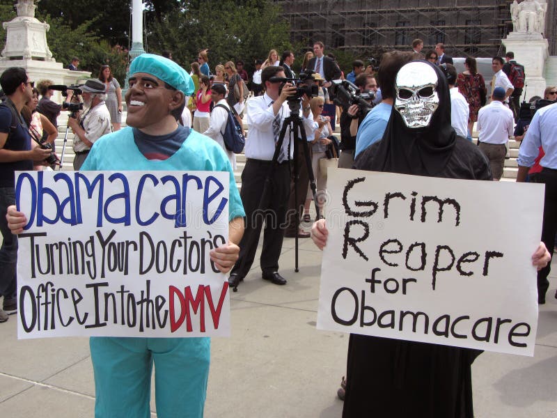 Doctor and Grim Reaper editorial photography. Image of health - 25499192