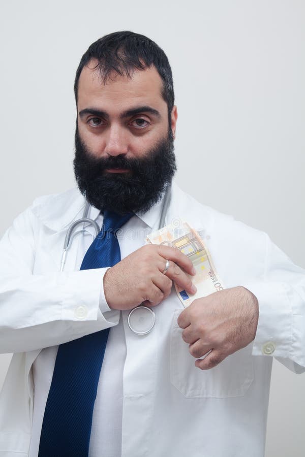 Doctor Joven Del Varón De La Barba Imagen de archivo - Imagen de ...