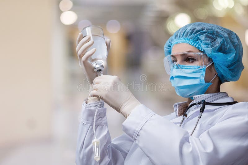 Doctor Prepares an Injection Stock Image - Image of concept, hand ...
