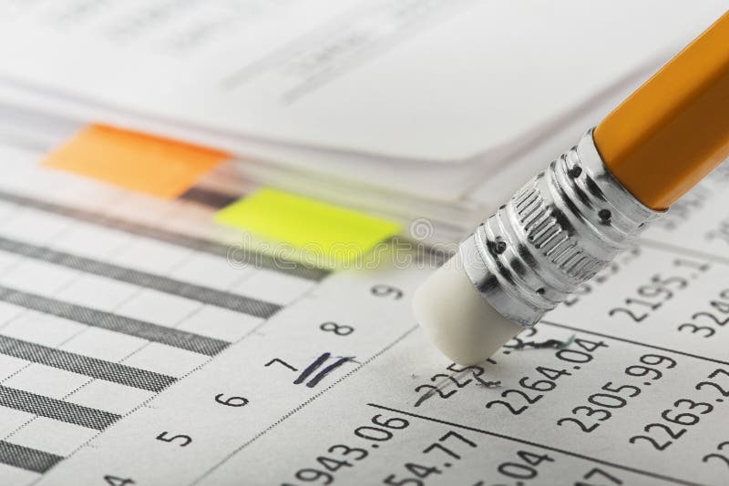 Document De Comptabilité Avec Diagramme De Couleurs De Stylet Et Vérification Du Graphique ...