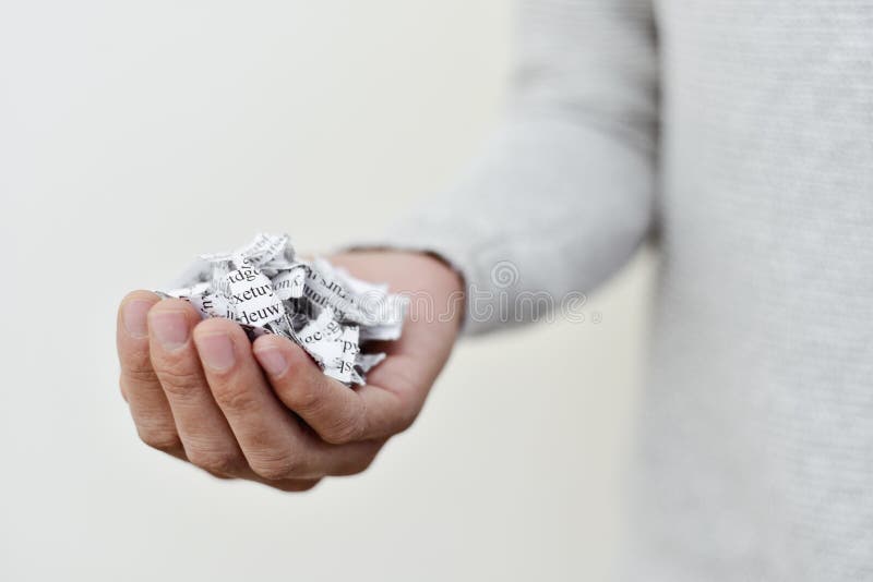 Documente Quebrado En Mil Pedazos Imagen de archivo - Imagen de ...