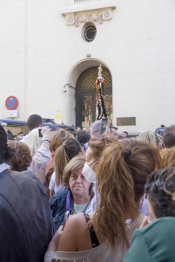 Documenting the Jesus of Medinaceli Procession from the Crowd, Madrid ...