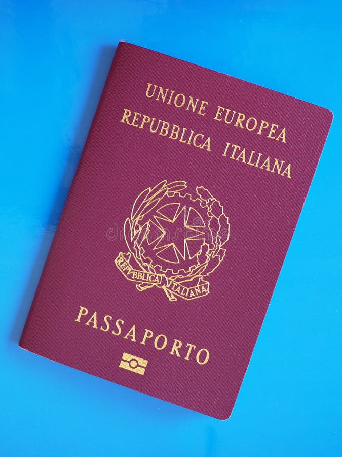 Documento Italiano Del Pasaporte Imagen de archivo editorial - Imagen ...