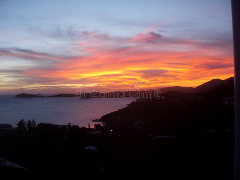 Dode vulkaan stock foto. Image of berg, landschap, gras - 32574882