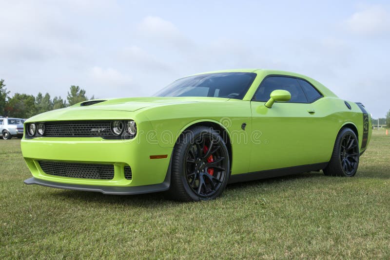 Dodge challenger editorial photography. Image of green - 125188212