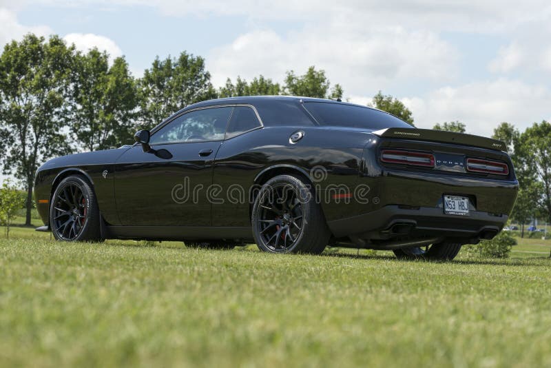Dodge challenger editorial photo. Image of view, side - 64552191