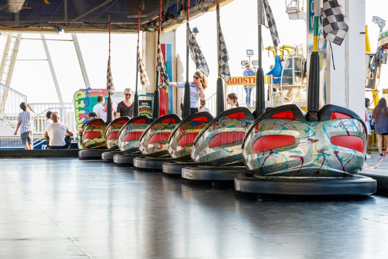 Dodgems am Funfair Auf Brighton Pier Redaktionelles Stockfoto - Bild ...