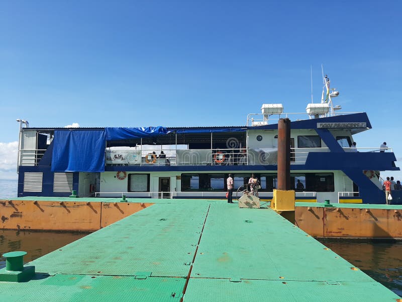 The Dodi Princess Boat on the Black Volta Editorial Photography - Image ...