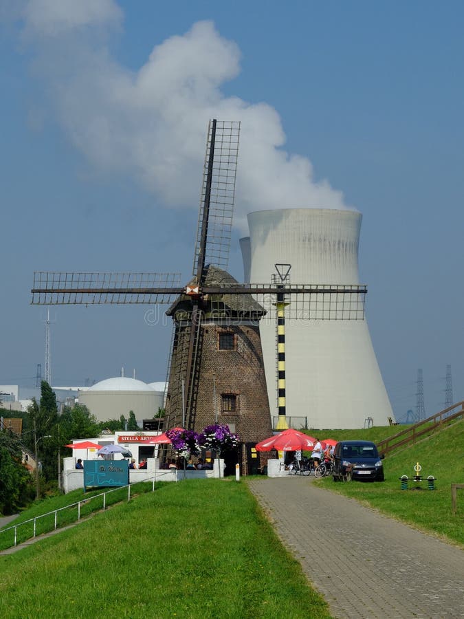 Doel editorial stock photo. Image of cloud, doel, nuclear - 95910838