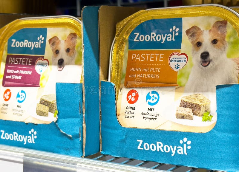 Dog Food Packaging Display Healthy Ingredients Store Stock Photos ...