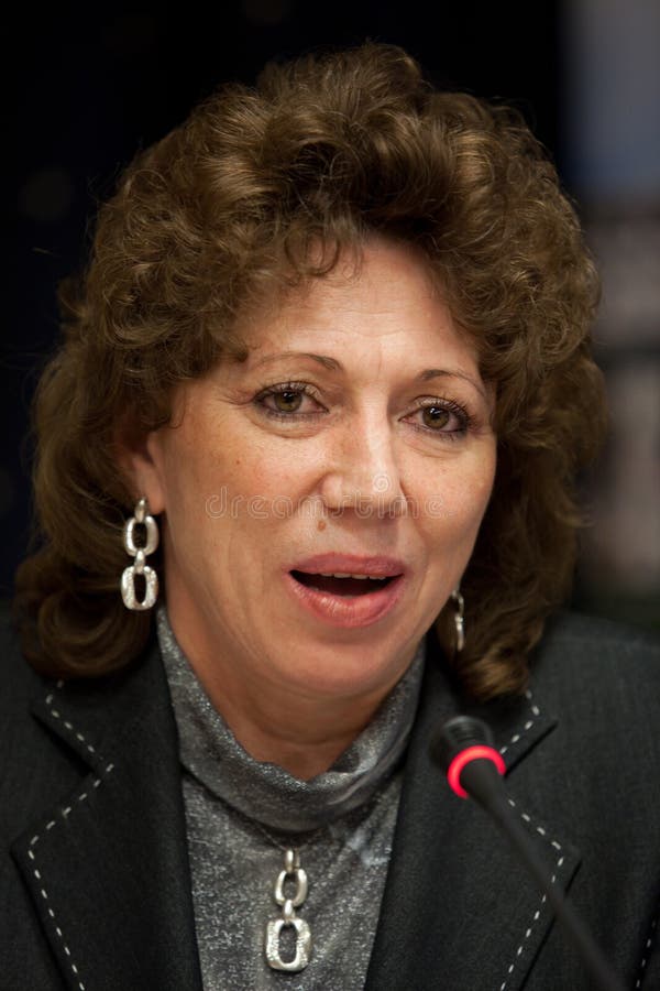 Doina Melinte imagen editorial. Imagen de deporte, podio - 26715525