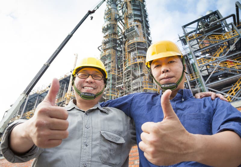 Dois Operários Felizes Com Polegar Acima Imagem de Stock - Imagem de ...