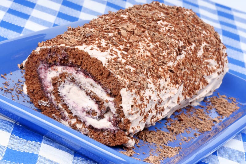Dolce Dello Swiss Roll Del Cioccolato Immagine Stock - Immagine di ...