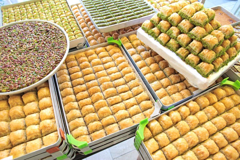 Dolce Turco Delizioso, Baklava Con I Pistacchi Verdi Fotografia Stock ...