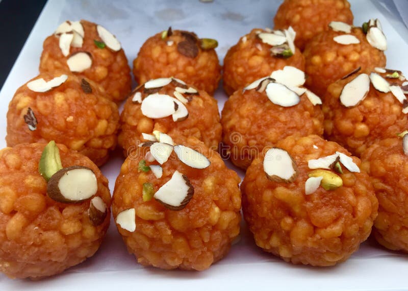 Dolci Indiani - Boondi Ladoo Fotografia Stock - Immagine di fritto ...