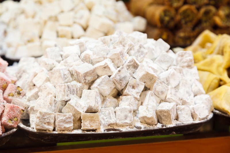 Dolci turchi tradizionali immagine stock. Immagine di colore - 36937193