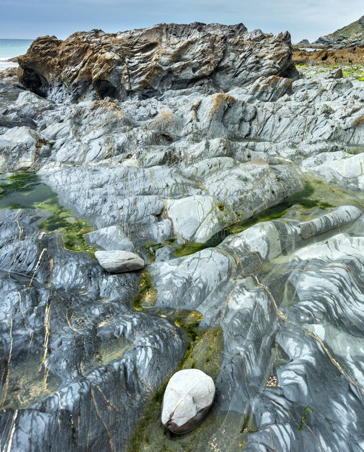 Doll Cove Gunwalloe Helston Cornwall Englank Uk 库存照片 - 图片 包括有 岩石, 小珠靠岸的 ...