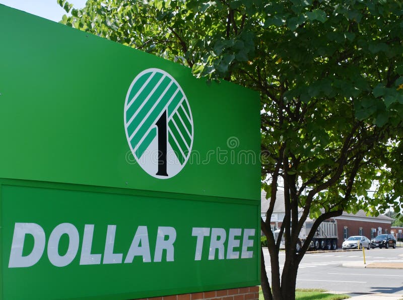 Dollar Tree Store Sign and Logo Editorial Photo - Image of sign ...