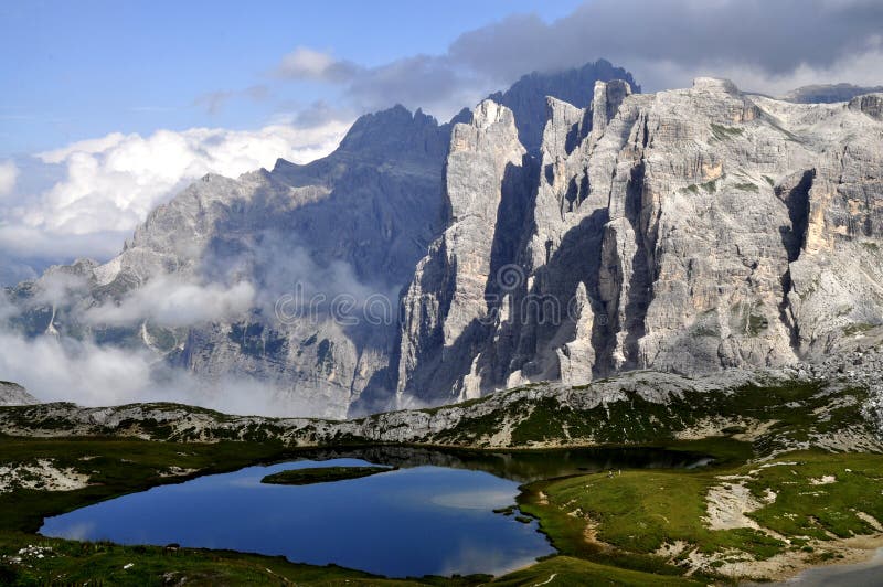 Paisagem Maravilhosa Dos Cumes Das Dolomites Cordilheira De Odle, Pico ...