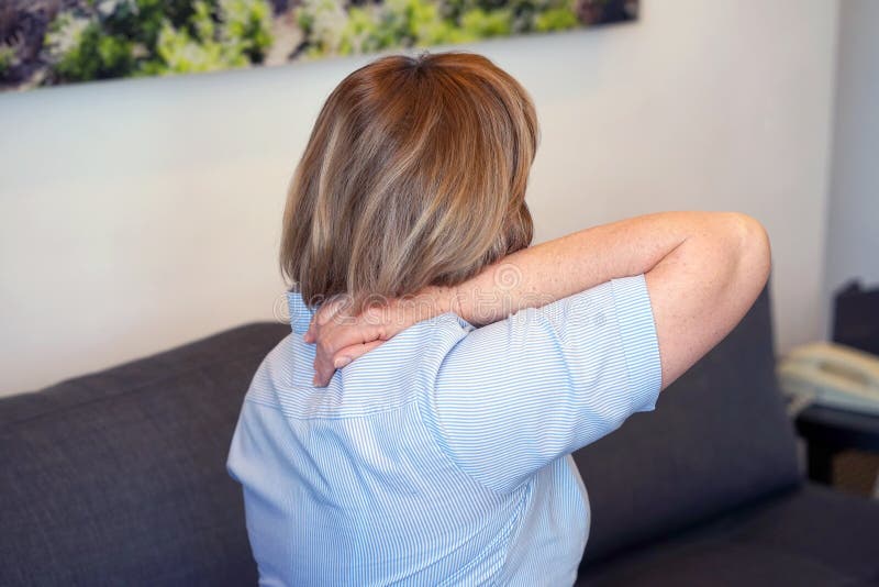 Dolor Severo En Una Mano Del ` S De La Mujer Foto de archivo - Imagen ...