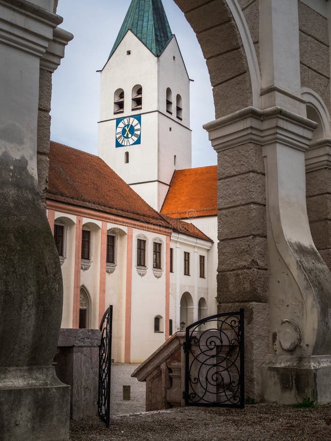 Domberg Y Catedral En Freising Foto de archivo - Imagen de famoso, nube ...