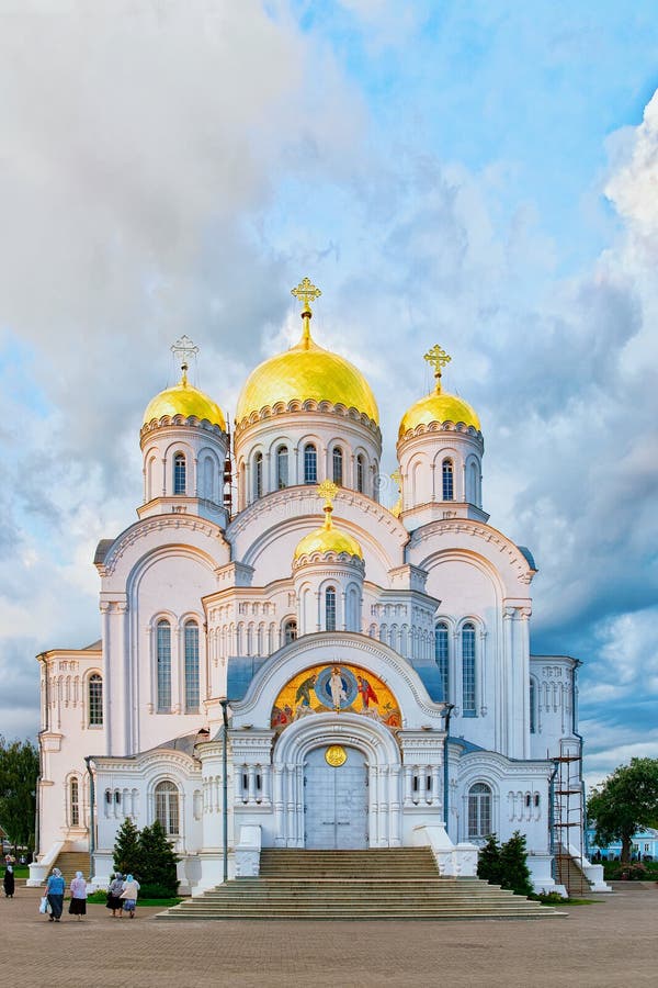 Domes Holy Trinity Seraphim Diveevo Monastery at Diveevo in Russia ...