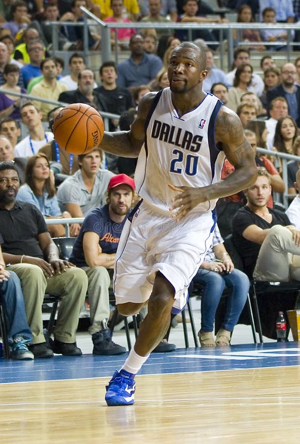 Dominique Jones Van Non-conformisten Redactionele Foto - Image of mand ...