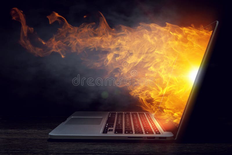 Ordinateur Portable En Flammes Du Feu Image stock - Image du digital ...