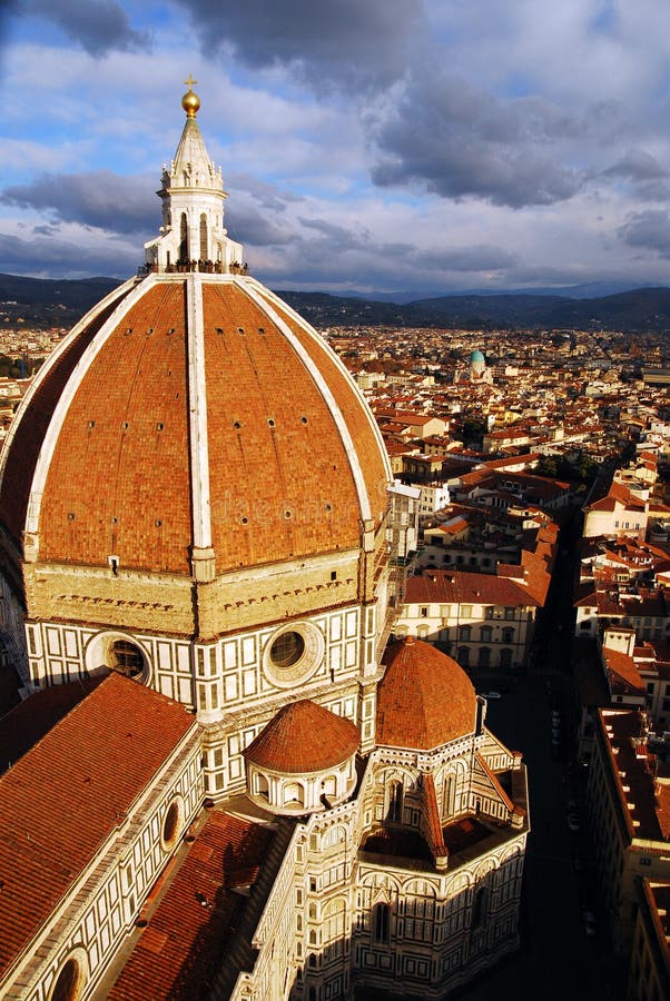 Domo em Florença Italy imagem de stock. Imagem de telhado - 4096125