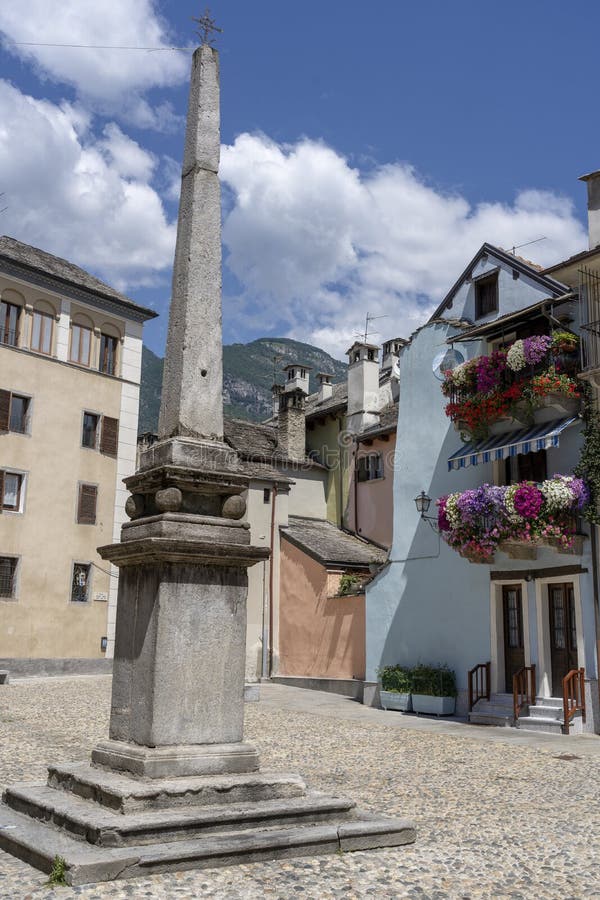 Domodossola, Piemonte, Italia: Monumenti Storici Immagine Stock ...