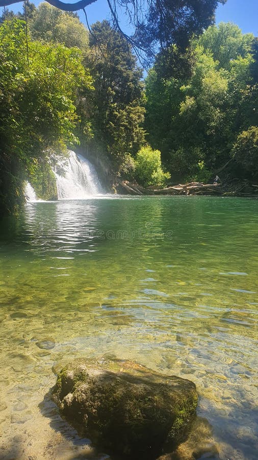 Don&tgo Chasting Waterfalls 库存照片 - 图片 包括有 湖泊, 本质: 163886054