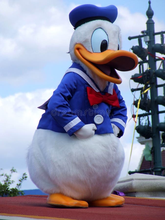 Donald Duck Dans Disneyland Paris Photo stock éditorial - Image du ...