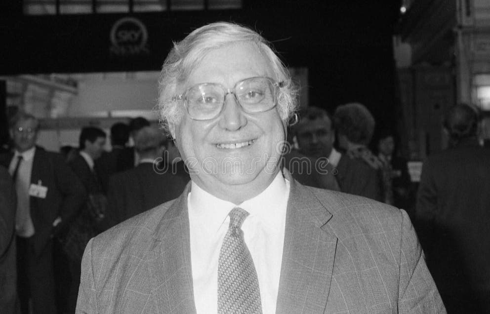 Donald Thompson editorial image. Image of valley, house - 11133430