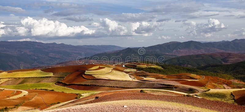 Terre De Rouge De Dongchuan Photo stock - Image du couleur, saleté ...