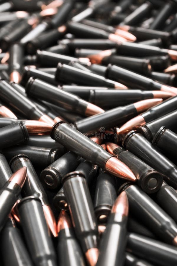 Donkere Munitie stock afbeelding. Image of velen, leger - 57881241