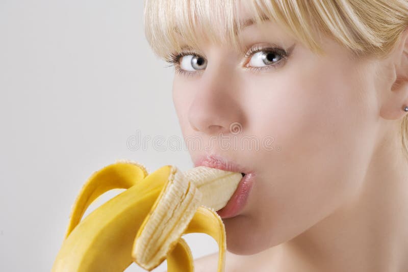 Donna Che Mangia Banana Immagine Stock Immagine Di Allegro 12609173