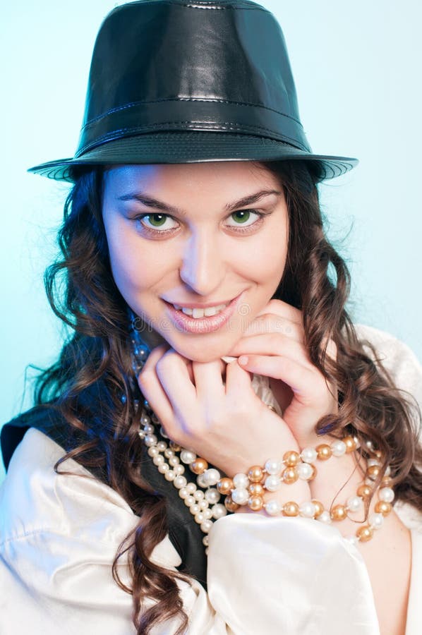 Donna con il cappello fotografia stock. Immagine di colpo - 16966284