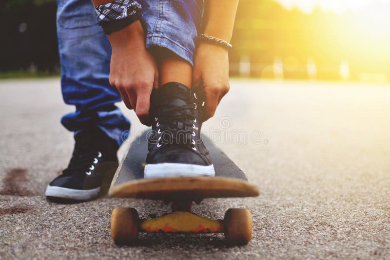 Donna con il pattino fotografia stock. Immagine di donna - 36173516