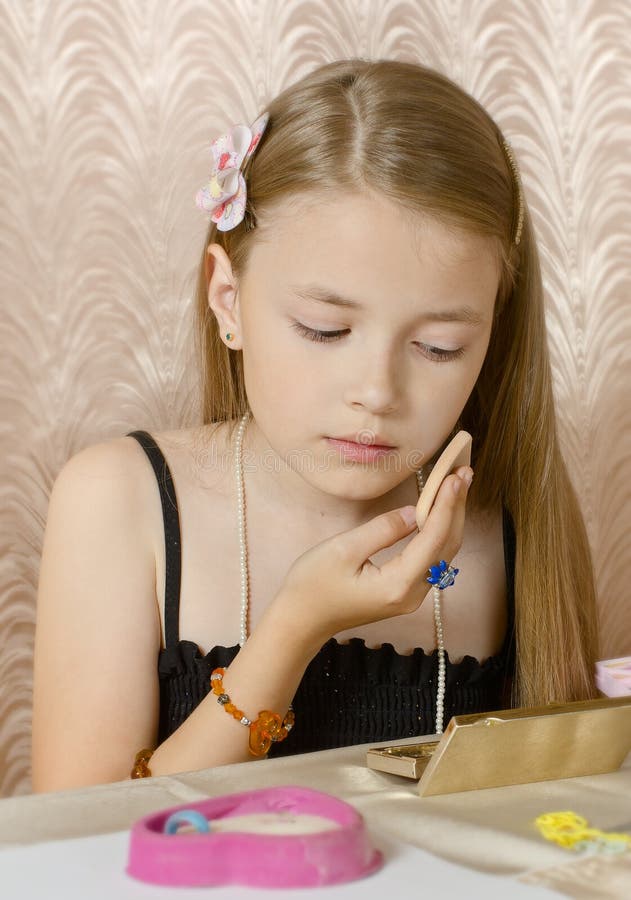 Donna Della Ragazza Di Modo Fotografia Stock - Immagine di vestito ...