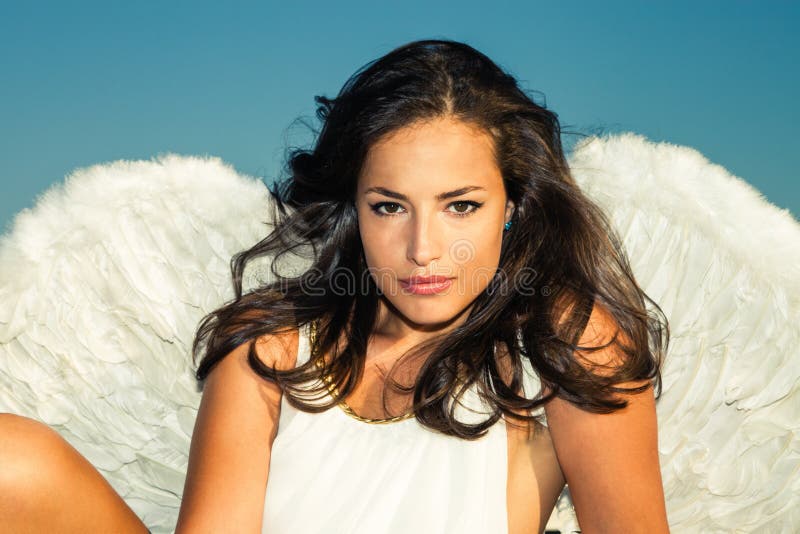 Donna di angelo fotografia stock. Immagine di sogno, fantasia - 38406146
