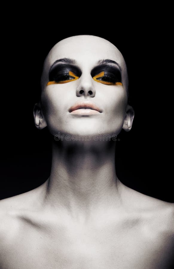 Donna Futuristica Calva - Testa Rasata. Moda Fotografia Stock ...