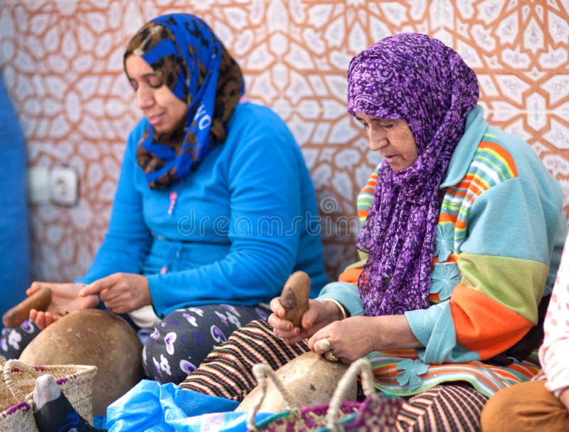 Donne Che Lavorano, Marocco Di Berbero Fotografia Editoriale - Immagine ...