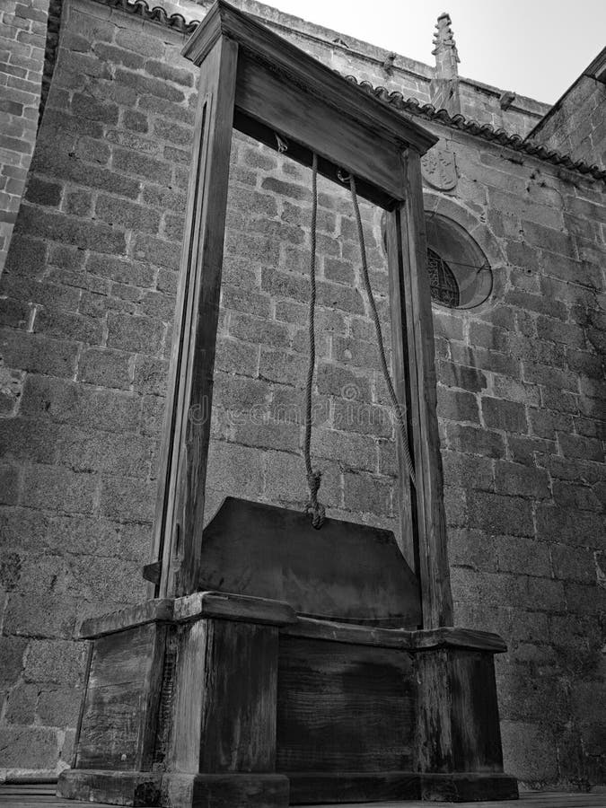 Doodstraf: de guillotine stock foto. Afbeelding bestaande uit ...