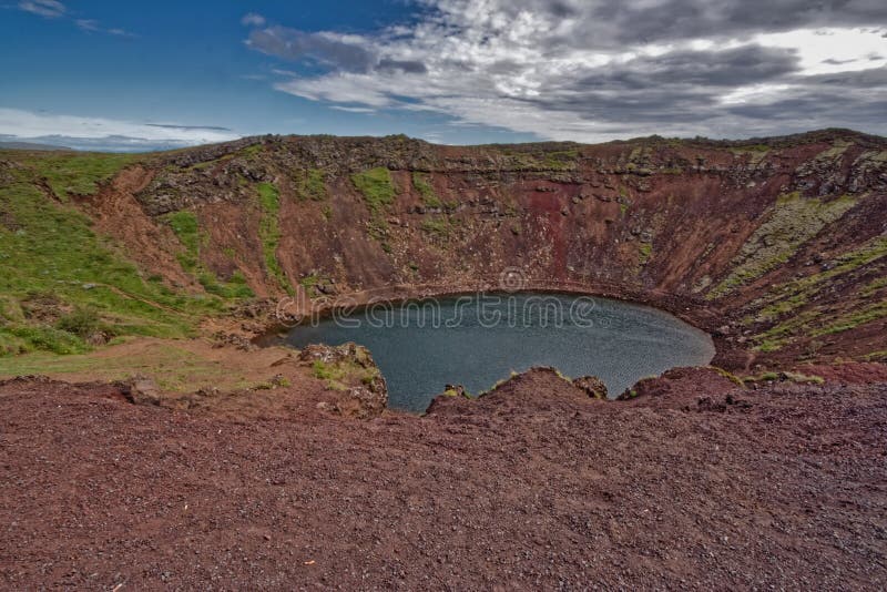 Dode vulkaan stock foto. Image of berg, landschap, gras - 32574882