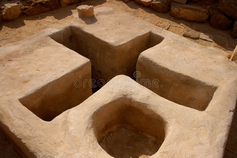 Doop doopvont stock afbeelding. Image of lettertype, baptisme - 4668795