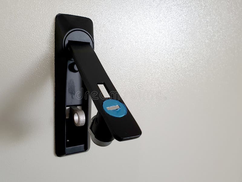 Door Handle: Swing Handle (Round Rod) Control for Locking the Door ...