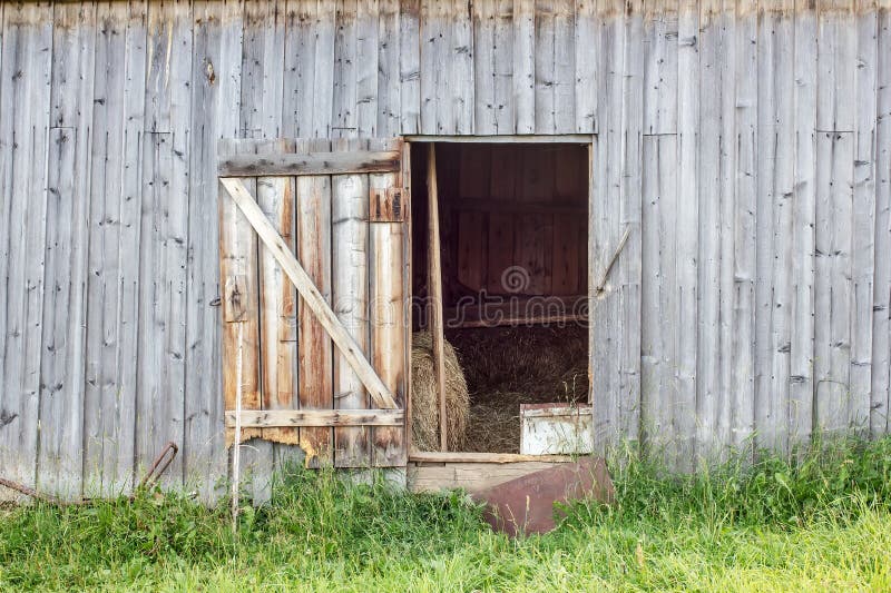 Door in an old barn stock image. Image of haylofts, haystack - 32351663